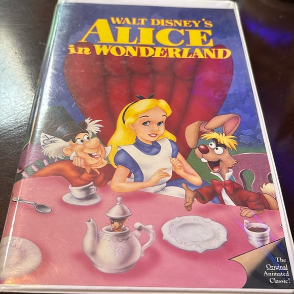 Disney | Cameras, Photo & Video | Alice In Wonderland Walt Disney Black ...